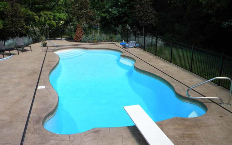 Fiberglass pool sales in Tallahassee FL Latham Pools - Tallahassee ...