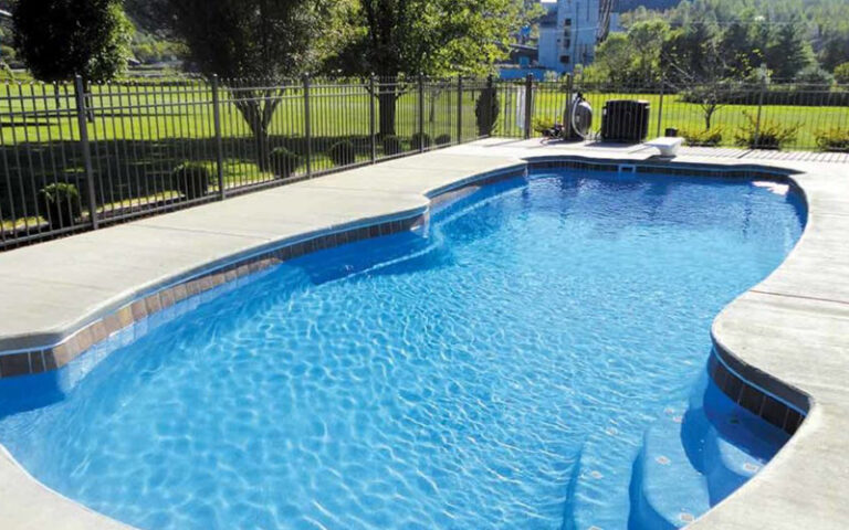 Fiberglass pool sales in Tallahassee FL Latham Pools - Tallahassee ...