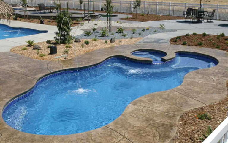 Fiberglass pool sales in Tallahassee FL Latham Pools - Tallahassee ...